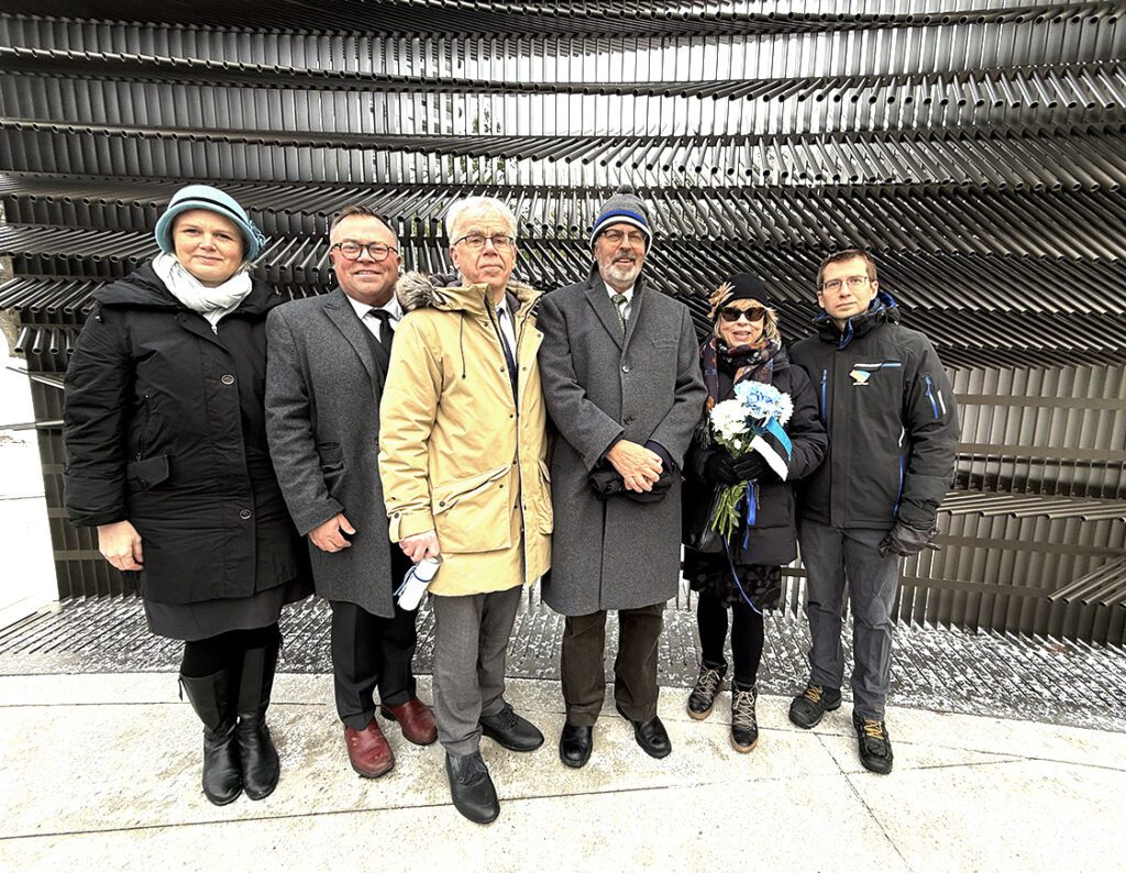 Kommunismiohvrite memoriaali – "Canada, a Land of Refuge" avamine ...